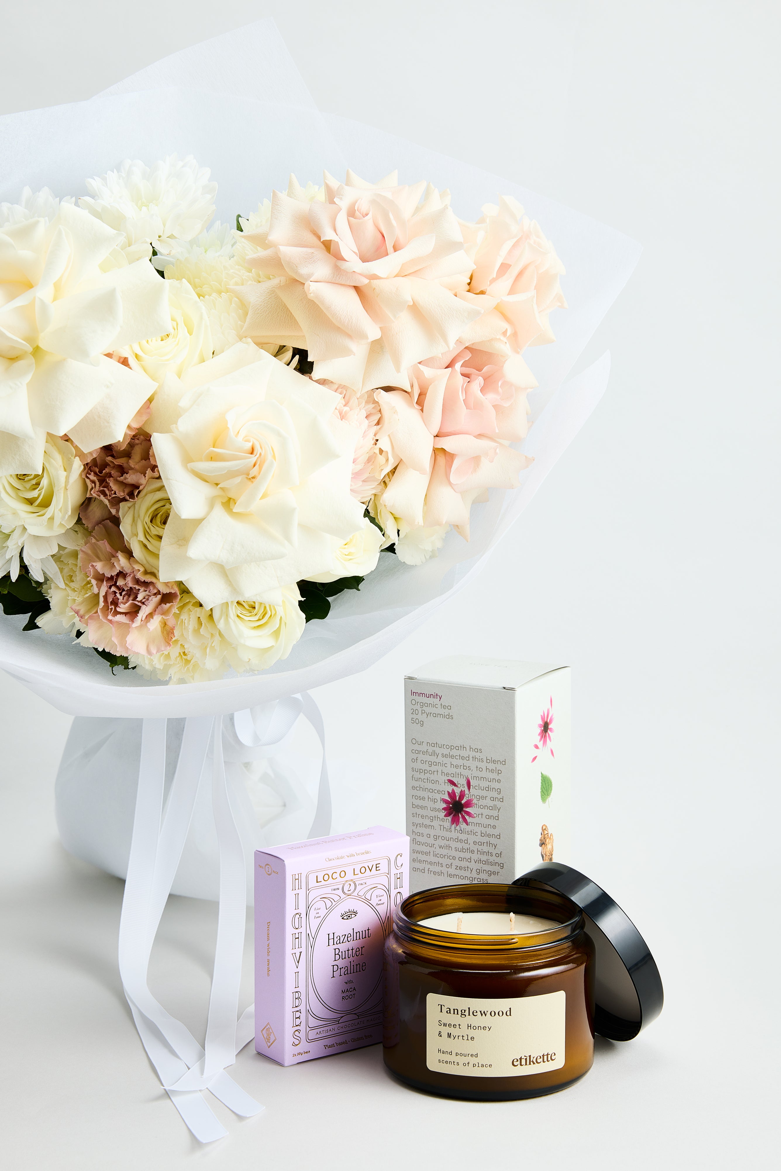 Day Dream Gift Set – Blush & Ivory Flower Bouquet Melbourne – flowerdose